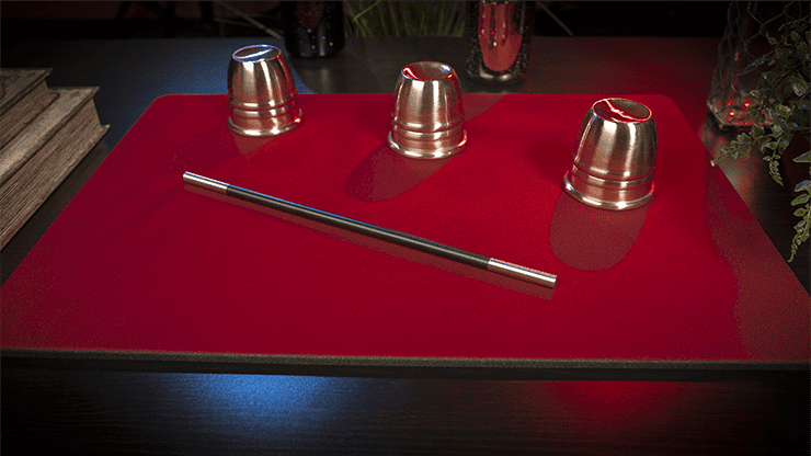 Deluxe Close-Up Pad 40 x 60 cm Red (4581) - Dynamite Magic Shop